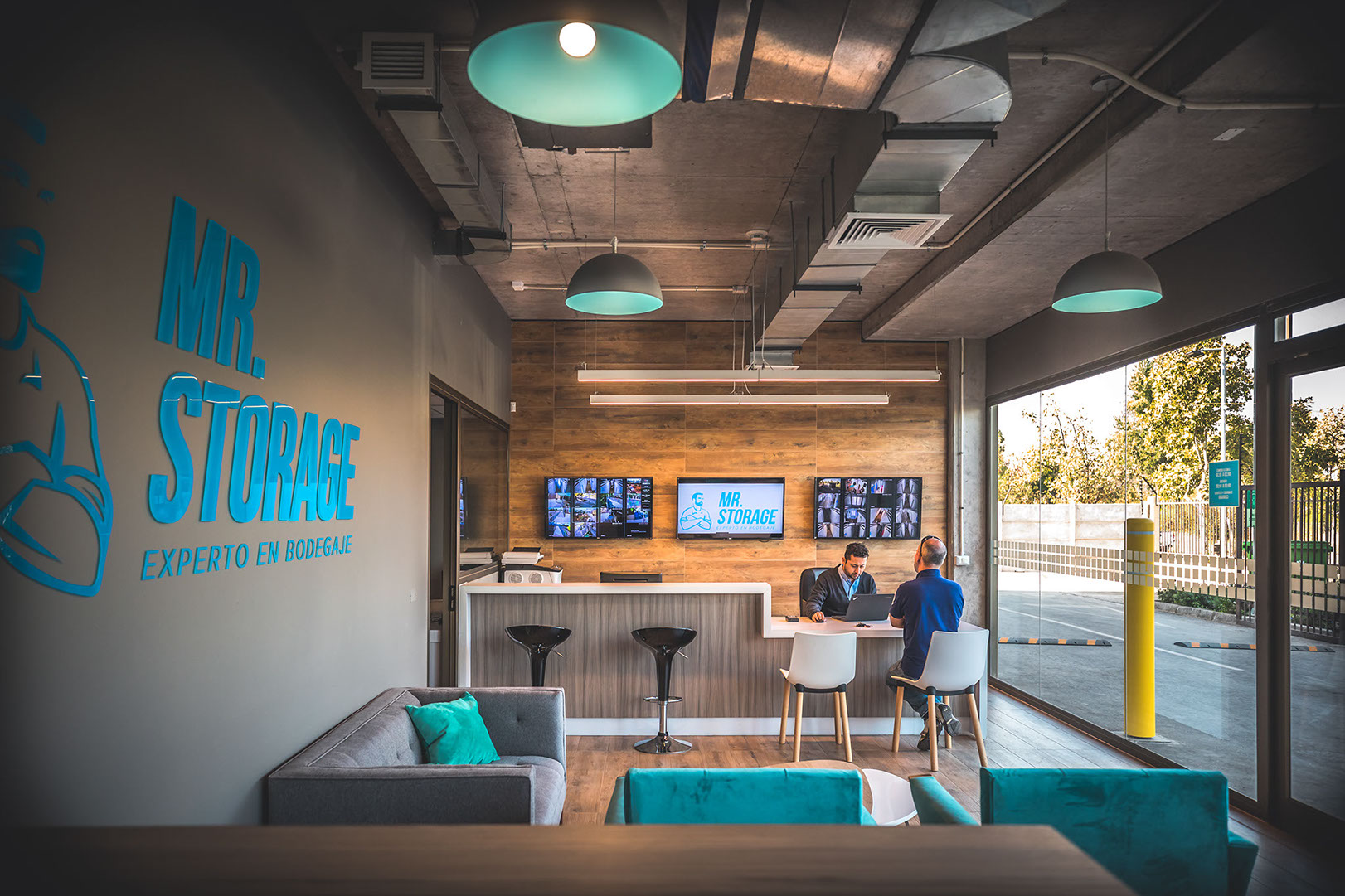 Mr. Storage Piedra Roja